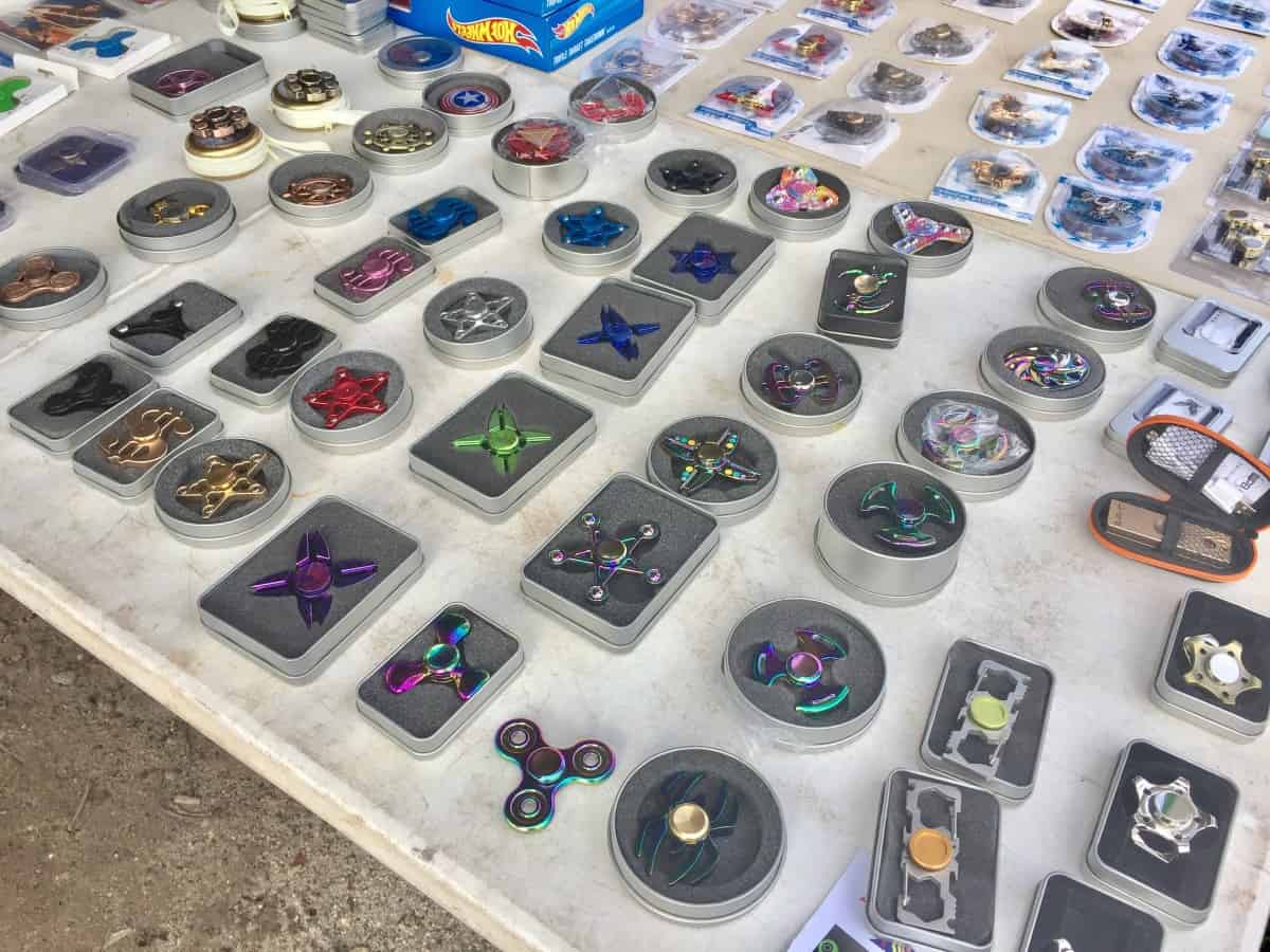 Wonder Woman Fidget Spinner - Made from items you have at home!